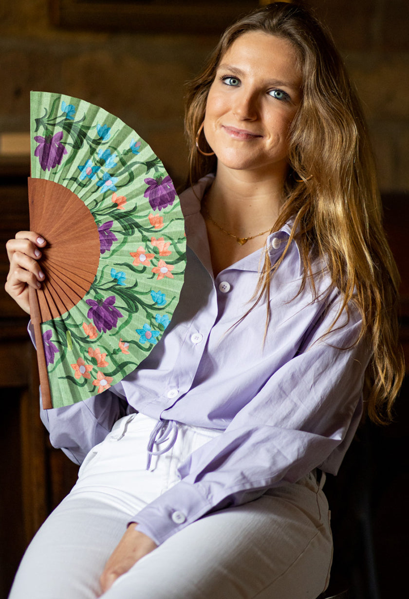 Tusitala Barcelona Hand Fans - Shawl fan